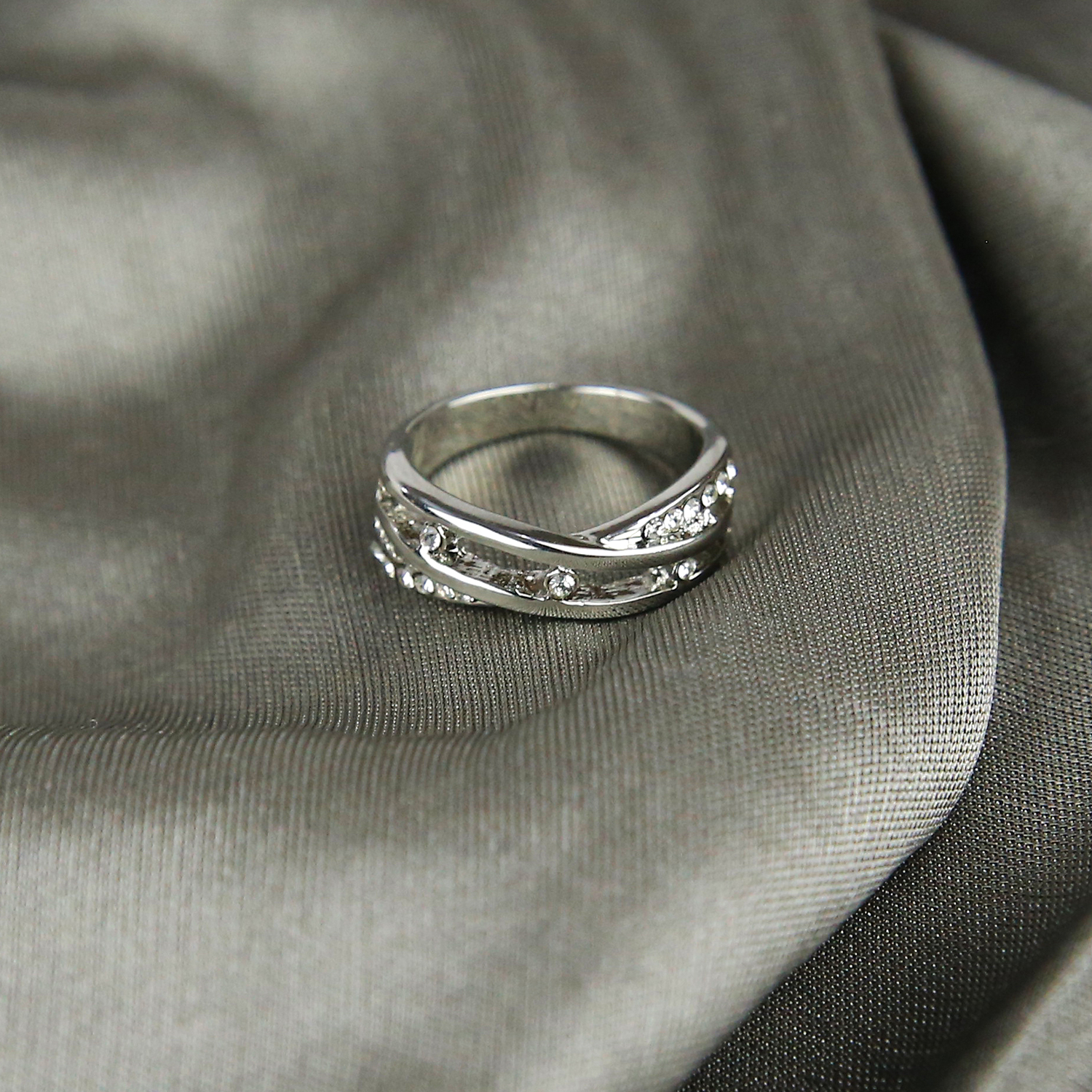 Pearlistan silver zircon ring A Shimmering & Attractive Jewellery ...