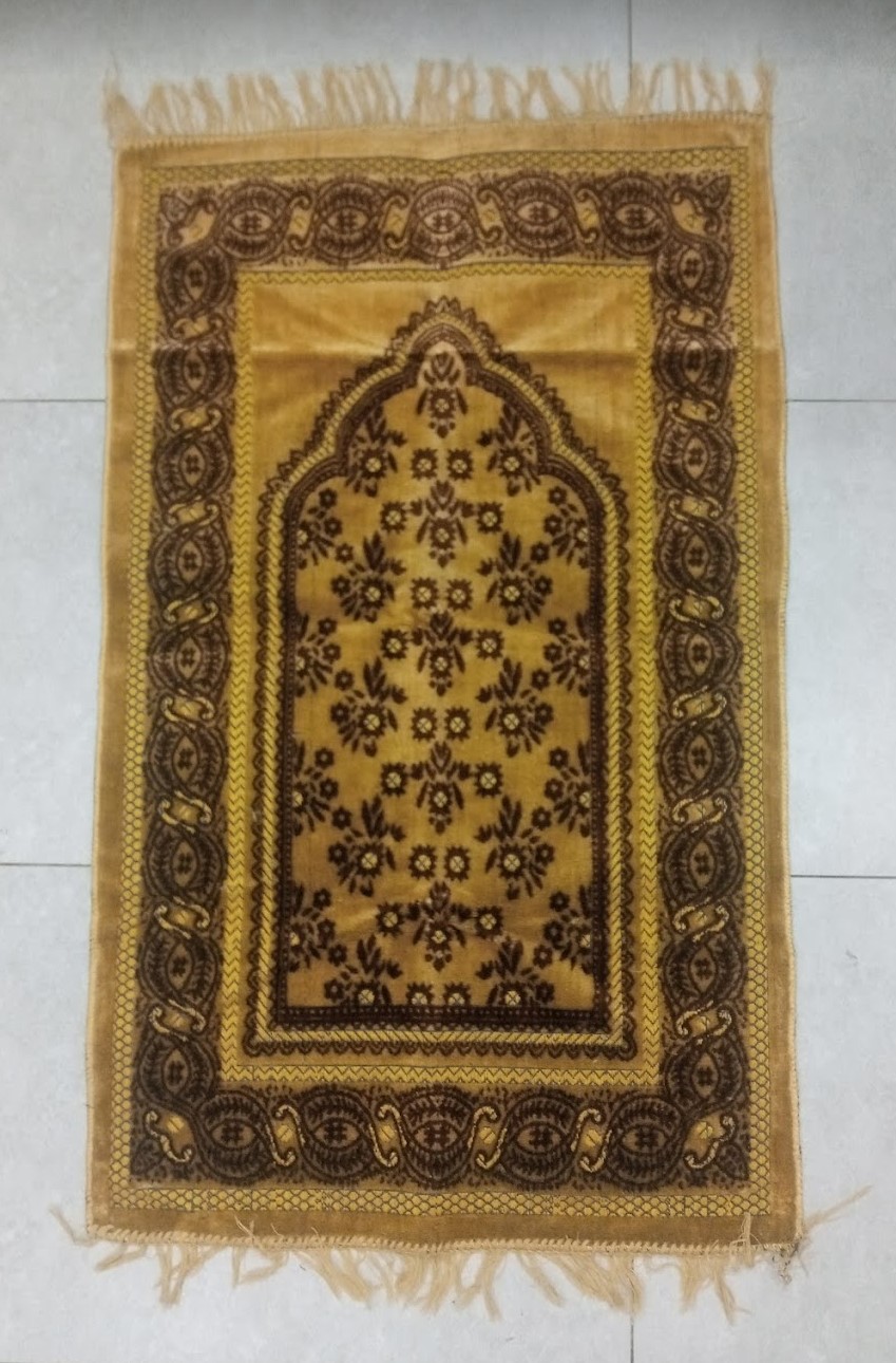 Prayer Mat Grey Velvet Jaye Namaz ( Jai Namaz) Good Quuality | Daraz.pk